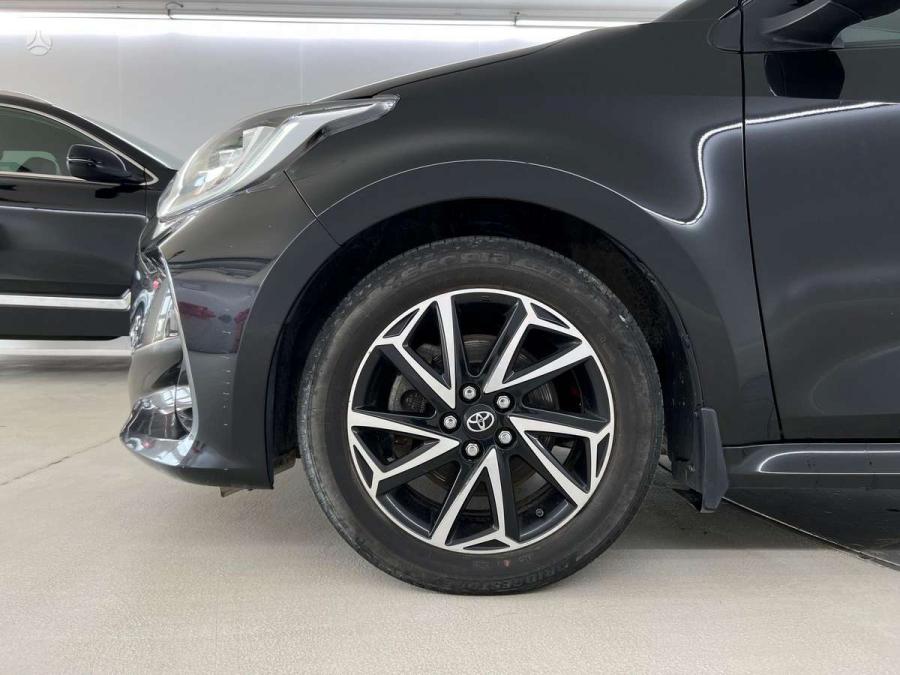 Melns Toyota Yaris 2022 Viļņa, ar dzinēja tilpumu 1.49 L un nobraukumu 98 tūkst. km par 16900 €, foto 16 vietnē AUTOMOTO.COM.LV