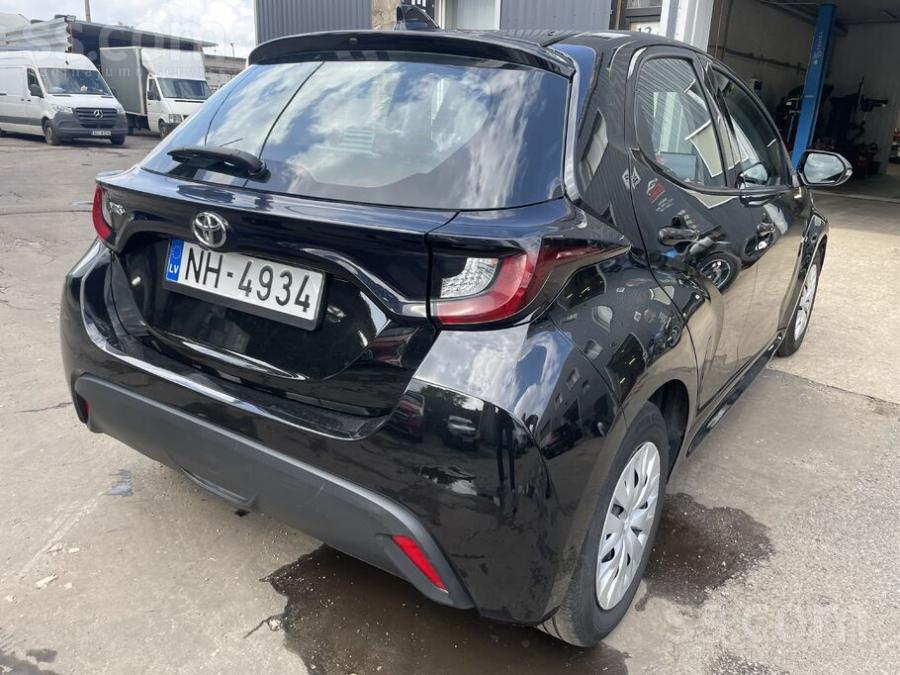Melns Toyota Yaris 2022 Rīga, ar dzinēja tilpumu 1.50 L un nobraukumu 115 tūkst. km par 9800 €, foto 5 vietnē AUTOMOTO.COM.LV