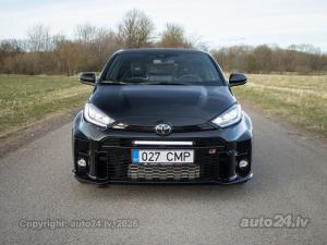 Black Toyota Yaris 2023 in Tallinn, with an engine capacity of 1.60 L and mileage of 16 thousand km for 37500 €, photo 7 on AUTOMOTO.COM.LV