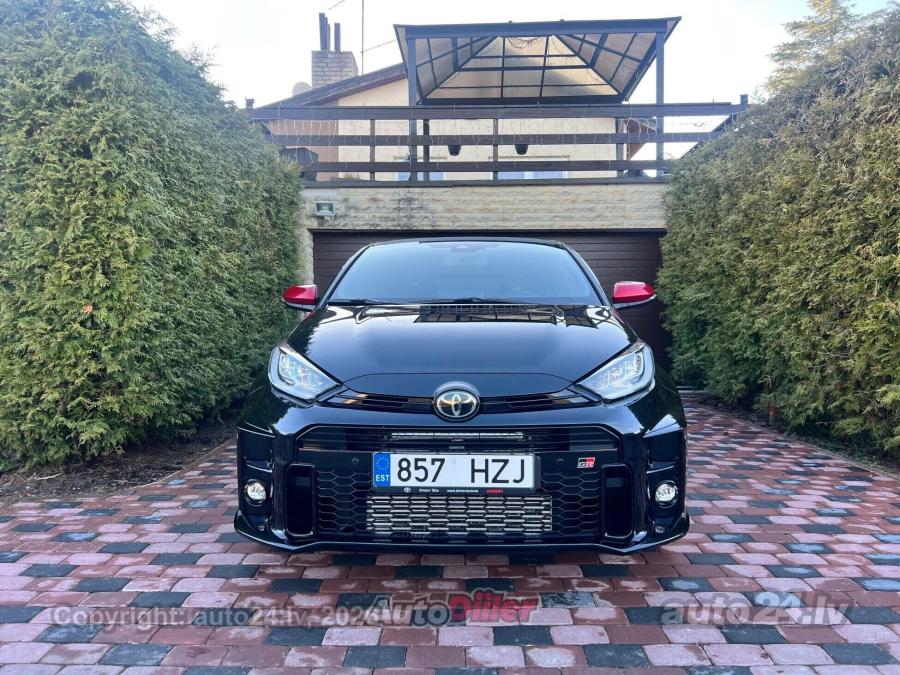 Melns Toyota Yaris 2023 Tallina, ar dzinēja tilpumu 1.60 L un nobraukumu 50 tūkst. km par 35200 €, foto 3 vietnē AUTOMOTO.COM.LV