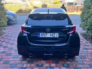Melns Toyota Yaris 2023 Tallina, ar dzinēja tilpumu 1.60 L un nobraukumu 50 tūkst. km par 35200 €, foto 6 vietnē AUTOMOTO.COM.LV