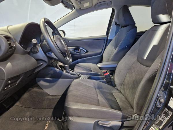 Melns Toyota Yaris 2024 Tallina, ar dzinēja tilpumu 1.50 L un nobraukumu 27 tūkst. km par 20990 €, foto 11 vietnē AUTOMOTO.COM.LV