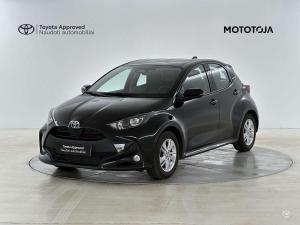 Black Toyota Yaris 2024 in Vilnius, with an engine capacity of 1.49 L and mileage of 72 thousand km for 18900 €, photo  on AUTOMOTO.COM.LV