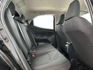Melns Toyota Yaris 2024 Viļņa, ar dzinēja tilpumu 1.49 L un nobraukumu 72 tūkst. km par 18900 €, foto 8 vietnē AUTOMOTO.COM.LV