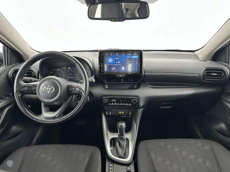Melns Toyota Yaris 2024 Viļņa, ar dzinēja tilpumu 1.49 L un nobraukumu 72 tūkst. km par 18900 €, foto 9 vietnē AUTOMOTO.COM.LV