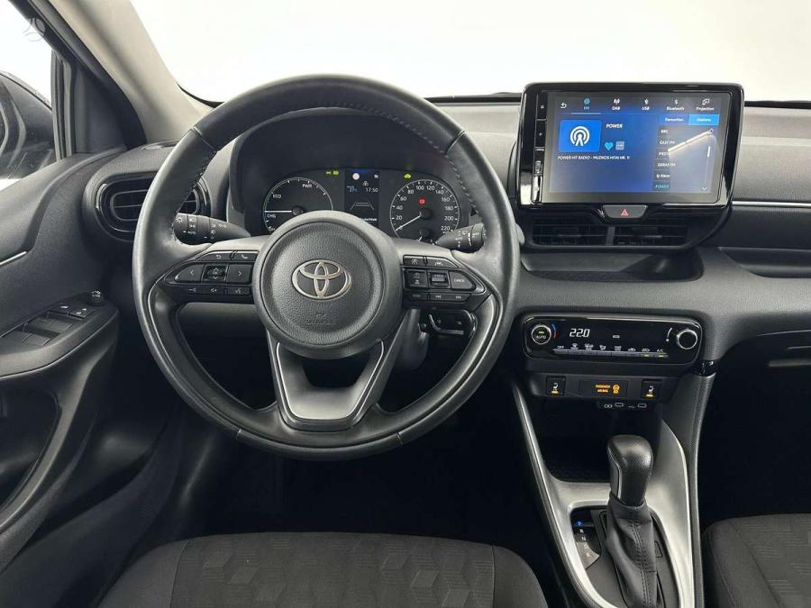 Melns Toyota Yaris 2024 Viļņa, ar dzinēja tilpumu 1.49 L un nobraukumu 72 tūkst. km par 18900 €, foto 10 vietnē AUTOMOTO.COM.LV
