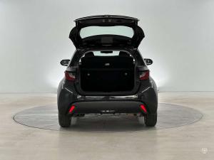Melns Toyota Yaris 2024 Viļņa, ar dzinēja tilpumu 1.49 L un nobraukumu 72 tūkst. km par 18900 €, foto 11 vietnē AUTOMOTO.COM.LV