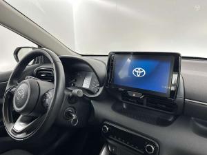 Melns Toyota Yaris 2024 Viļņa, ar dzinēja tilpumu 1.49 L un nobraukumu 72 tūkst. km par 18900 €, foto 15 vietnē AUTOMOTO.COM.LV