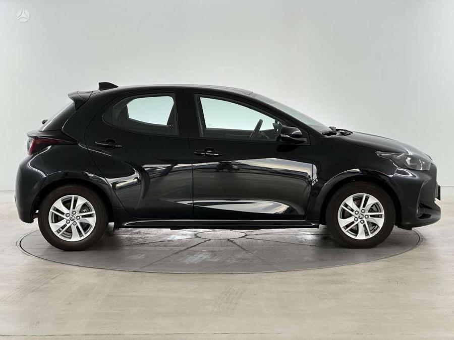 Melns Toyota Yaris 2024 Viļņa, ar dzinēja tilpumu 1.49 L un nobraukumu 72 tūkst. km par 18900 €, foto 17 vietnē AUTOMOTO.COM.LV