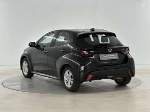 Melns Toyota Yaris 2024 Viļņa, ar dzinēja tilpumu 1.49 L un nobraukumu 72 tūkst. km par 18900 €, foto 18 vietnē AUTOMOTO.COM.LV