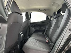 Melns Toyota Yaris 2024 Viļņa, ar dzinēja tilpumu 1.49 L un nobraukumu 72 tūkst. km par 18900 €, foto 20 vietnē AUTOMOTO.COM.LV