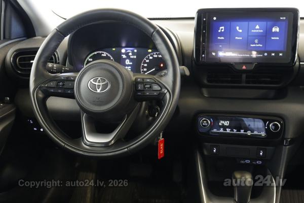 Black Toyota Yaris 2025 in Tallinn, with an engine capacity of 1.49 L and mileage of 27 thousand km for 21400 €, photo 9 on AUTOMOTO.COM.LV