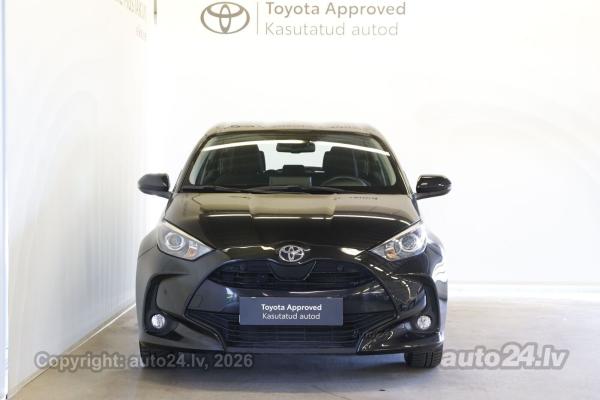 Melns Toyota Yaris 2025 Tallina, ar dzinēja tilpumu 1.49 L un nobraukumu 27 tūkst. km par 21400 €, foto 5 vietnē AUTOMOTO.COM.LV