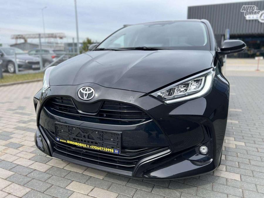 Black Toyota Yaris 2025 in Siauliai, with an engine capacity of 1.50 L and mileage of 5 thousand km for 20400 €, photo 12 on AUTOMOTO.COM.LV