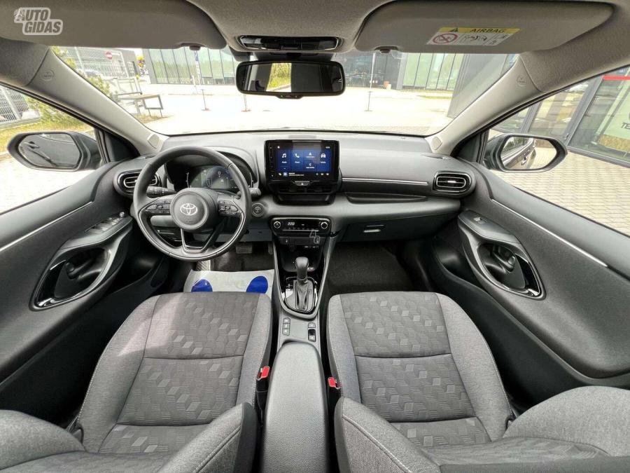 Black Toyota Yaris 2025 in Siauliai, with an engine capacity of 1.50 L and mileage of 5 thousand km for 20400 €, photo 18 on AUTOMOTO.COM.LV