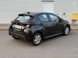 Melns Toyota Yaris 2025 Viļņa, ar dzinēja tilpumu 1.49 L un nobraukumu 12 tūkst. km par 20280 €, foto 4 vietnē AUTOMOTO.COM.LV