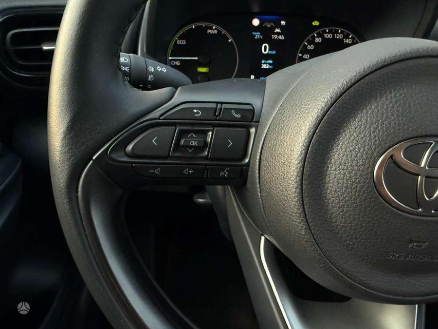 Melns Toyota Yaris 2025 Viļņa, ar dzinēja tilpumu 1.49 L un nobraukumu 12 tūkst. km par 20280 €, foto 17 vietnē AUTOMOTO.COM.LV
