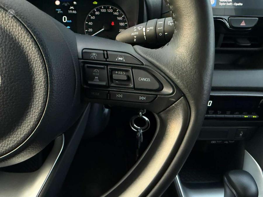 Melns Toyota Yaris 2025 Viļņa, ar dzinēja tilpumu 1.49 L un nobraukumu 12 tūkst. km par 20280 €, foto 18 vietnē AUTOMOTO.COM.LV