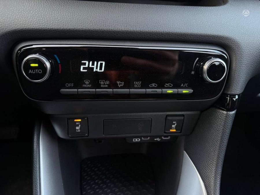 Melns Toyota Yaris 2025 Viļņa, ar dzinēja tilpumu 1.49 L un nobraukumu 12 tūkst. km par 20280 €, foto 19 vietnē AUTOMOTO.COM.LV
