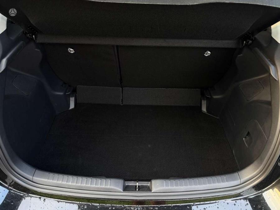 Melns Toyota Yaris 2025 Viļņa, ar dzinēja tilpumu 1.49 L un nobraukumu 12 tūkst. km par 20280 €, foto 23 vietnē AUTOMOTO.COM.LV