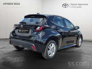 Melns Toyota Yaris 2025 Rīga, ar dzinēja tilpumu 1.50 L un nobraukumu 28 tūkst. km par 19700 €, foto 3 vietnē AUTOMOTO.COM.LV