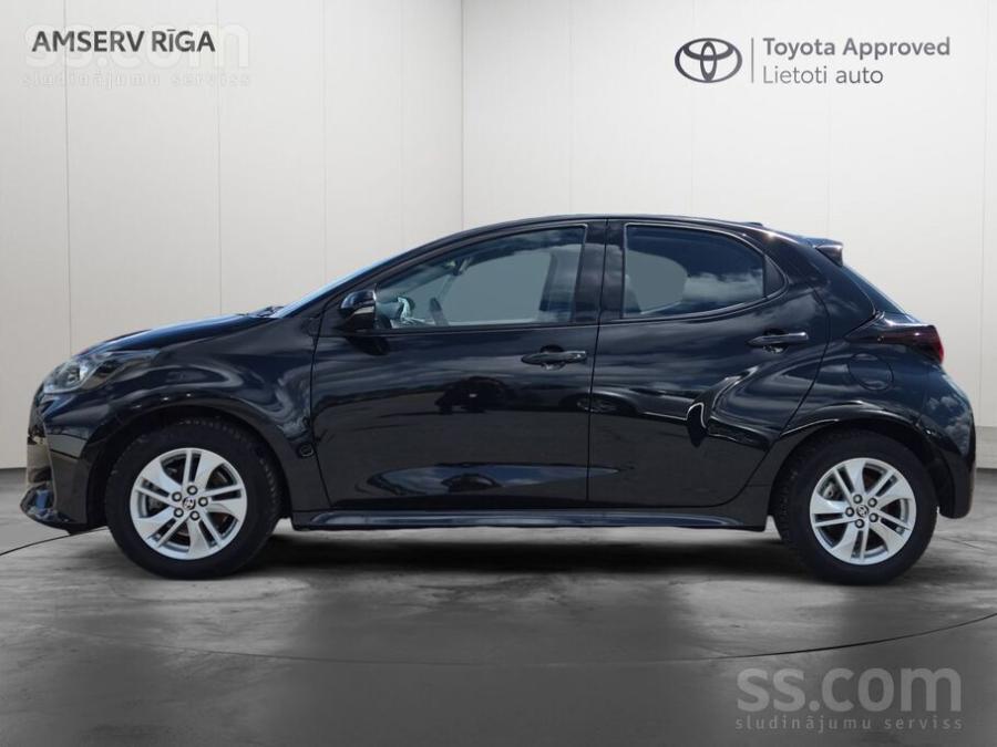 Melns Toyota Yaris 2025 Rīga, ar dzinēja tilpumu 1.50 L un nobraukumu 28 tūkst. km par 19700 €, foto 4 vietnē AUTOMOTO.COM.LV