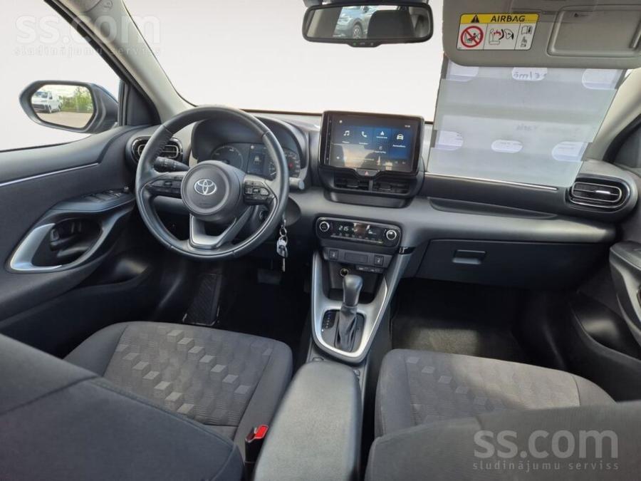 Melns Toyota Yaris 2025 Rīga, ar dzinēja tilpumu 1.50 L un nobraukumu 28 tūkst. km par 19700 €, foto 9 vietnē AUTOMOTO.COM.LV