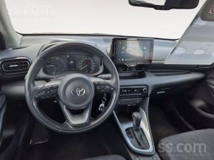 Melns Toyota Yaris 2025 Rīga, ar dzinēja tilpumu 1.50 L un nobraukumu 28 tūkst. km par 19700 €, foto 10 vietnē AUTOMOTO.COM.LV