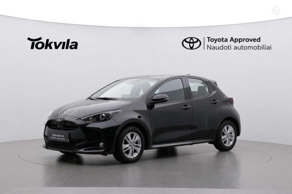 Black Toyota Yaris 2025 in Vilnius, with an engine capacity of 1.49 L and mileage of 32 thousand km for 19990 €, photo 1 on AUTOMOTO.COM.LV