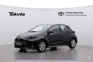 Black Toyota Yaris 2025 in Vilnius, with an engine capacity of 1.49 L and mileage of 38 thousand km for 19990 €, photo  on AUTOMOTO.COM.LV