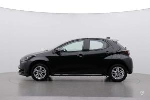 Black Toyota Yaris 2025 in Vilnius, with an engine capacity of 1.49 L and mileage of 38 thousand km for 19990 €, photo 5 on AUTOMOTO.COM.LV