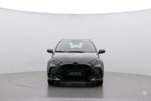 Black Toyota Yaris 2025 in Vilnius, with an engine capacity of 1.49 L and mileage of 38 thousand km for 19990 €, photo 7 on AUTOMOTO.COM.LV