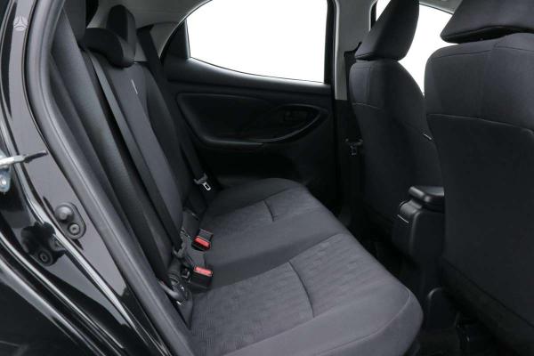 Melns Toyota Yaris 2025 Viļņa, ar dzinēja tilpumu 1.49 L un nobraukumu 38 tūkst. km par 19990 €, foto 10 vietnē AUTOMOTO.COM.LV