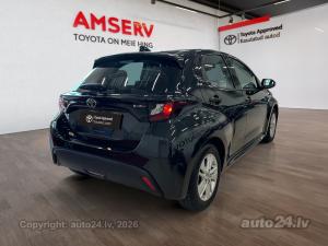 Melns Toyota Yaris 2025 Pērnava, ar dzinēja tilpumu 1.50 L un nobraukumu 28 tūkst. km par 21390 €, foto 3 vietnē AUTOMOTO.COM.LV