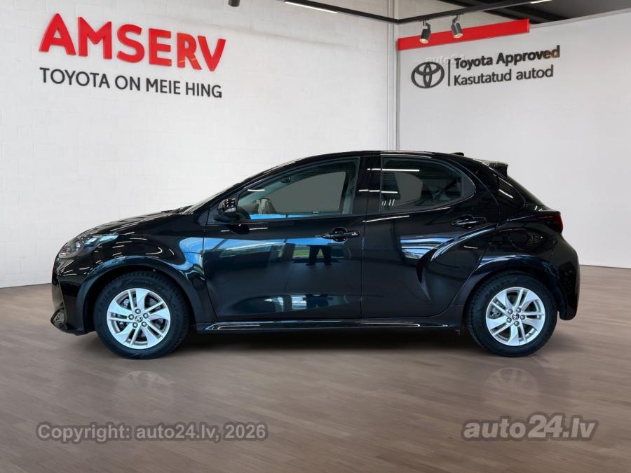 Melns Toyota Yaris 2025 Pērnava, ar dzinēja tilpumu 1.50 L un nobraukumu 28 tūkst. km par 21390 €, foto 4 vietnē AUTOMOTO.COM.LV
