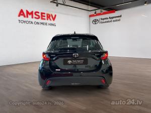 Melns Toyota Yaris 2025 Pērnava, ar dzinēja tilpumu 1.50 L un nobraukumu 28 tūkst. km par 21390 €, foto 5 vietnē AUTOMOTO.COM.LV