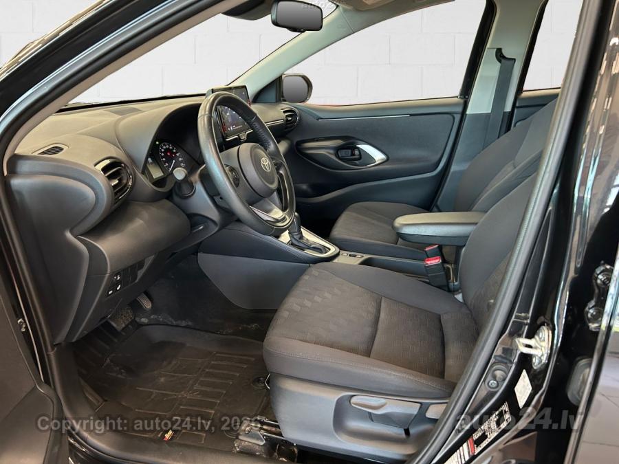Melns Toyota Yaris 2025 Pērnava, ar dzinēja tilpumu 1.50 L un nobraukumu 28 tūkst. km par 21390 €, foto 12 vietnē AUTOMOTO.COM.LV