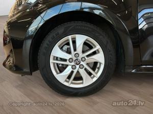 Melns Toyota Yaris 2025 Pērnava, ar dzinēja tilpumu 1.50 L un nobraukumu 28 tūkst. km par 21390 €, foto 16 vietnē AUTOMOTO.COM.LV