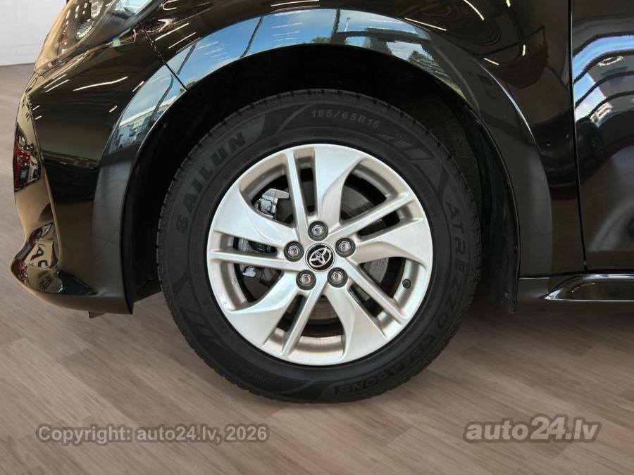 Melns Toyota Yaris 2025 Pērnava, ar dzinēja tilpumu 1.50 L un nobraukumu 28 tūkst. km par 21390 €, foto 16 vietnē AUTOMOTO.COM.LV