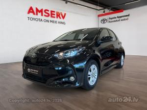 Toyota Yaris 2025 Pērnava vietnē Melns Toyota Yaris 2025 Pērnava, ar dzinēja tilpumu 1.50 L un nobraukumu 28 tūkst. km par 21390 €, foto 1 vietnē AUTOMOTO.COM.LV