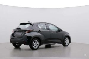 Black Toyota Yaris 2025 in Vilnius, with an engine capacity of 1.49 L and mileage of 38 thousand km for 19990 €, photo 4 on AUTOMOTO.COM.LV