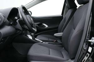 Black Toyota Yaris 2025 in Vilnius, with an engine capacity of 1.49 L and mileage of 38 thousand km for 19990 €, photo 13 on AUTOMOTO.COM.LV