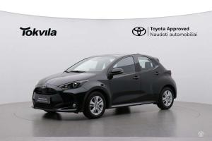 Melns Toyota Yaris 2025 Viļņa, ar dzinēja tilpumu 1.49 L un nobraukumu 35 tūkst. km par 19990 €, foto  vietnē AUTOMOTO.COM.LV