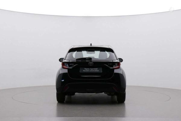 Melns Toyota Yaris 2025 Viļņa, ar dzinēja tilpumu 1.49 L un nobraukumu 35 tūkst. km par 19990 €, foto 6 vietnē AUTOMOTO.COM.LV