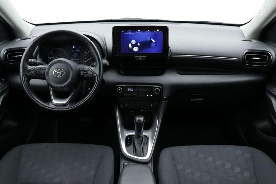 Black Toyota Yaris 2025 in Vilnius, with an engine capacity of 1.49 L and mileage of 35 thousand km for 19990 €, photo 8 on AUTOMOTO.COM.LV