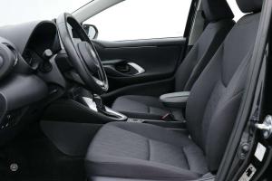 Black Toyota Yaris 2025 in Vilnius, with an engine capacity of 1.49 L and mileage of 35 thousand km for 19990 €, photo 13 on AUTOMOTO.COM.LV