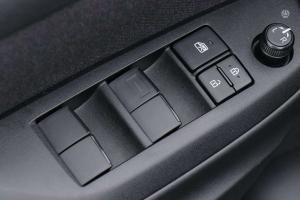 Black Toyota Yaris 2025 in Vilnius, with an engine capacity of 1.49 L and mileage of 35 thousand km for 19990 €, photo 25 on AUTOMOTO.COM.LV
