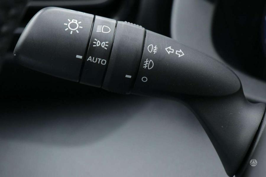 Black Toyota Yaris 2025 in Vilnius, with an engine capacity of 1.49 L and mileage of 35 thousand km for 19990 €, photo 26 on AUTOMOTO.COM.LV