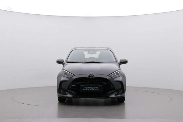 Toyota Yaris 2025 Viļņa vietnē Melns Toyota Yaris 2025 Viļņa, ar dzinēja tilpumu 1.49 L un nobraukumu 35 tūkst. km par 19990 €, foto 7 vietnē AUTOMOTO.COM.LV