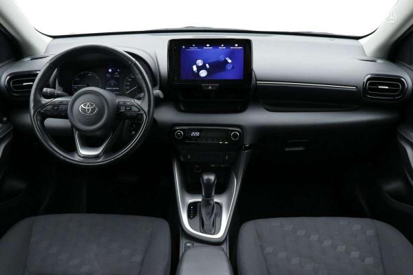 Toyota Yaris 2025 Viļņa vietnē Melns Toyota Yaris 2025 Viļņa, ar dzinēja tilpumu 1.49 L un nobraukumu 35 tūkst. km par 19990 €, foto 8 vietnē AUTOMOTO.COM.LV